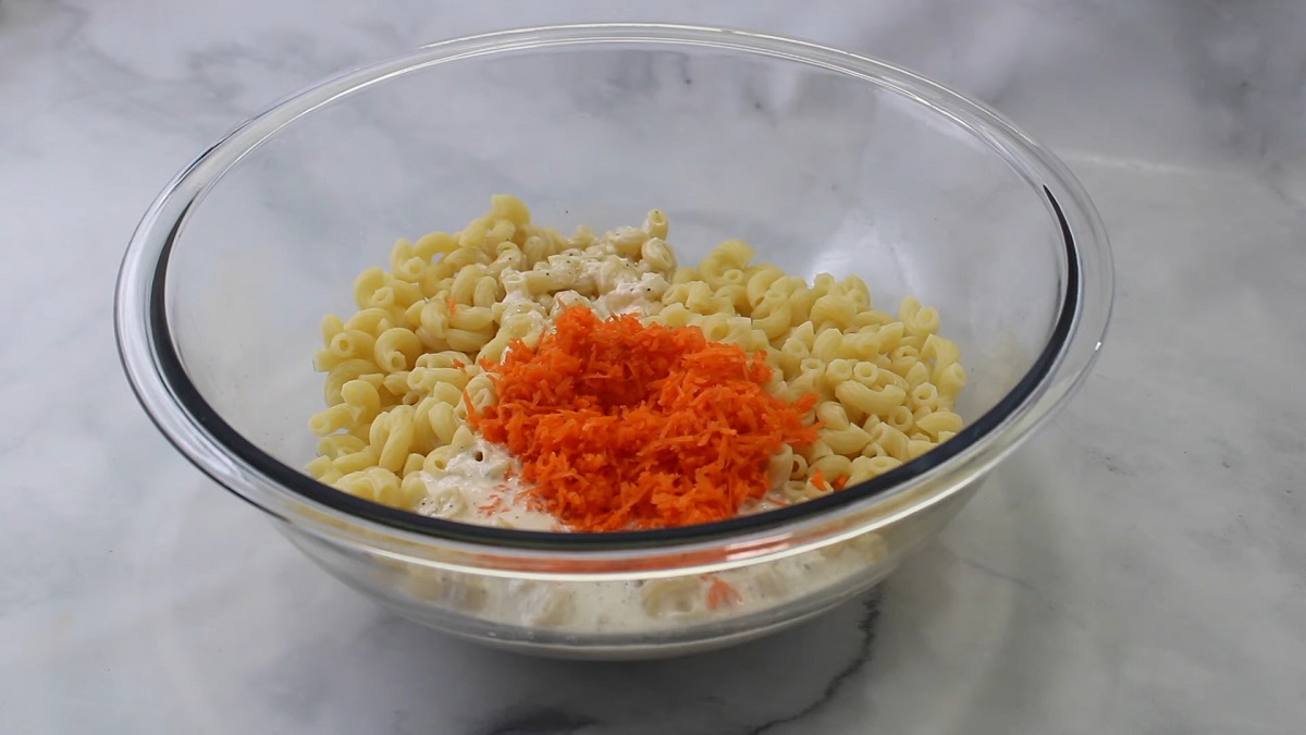 Easy Hawaiian Mac Salad Recipe (Better Than Takeout!) - Tasty Island Hawaii